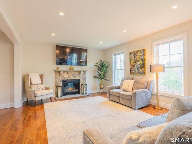 house with 4 bedroom, New Milford CT DS102316518