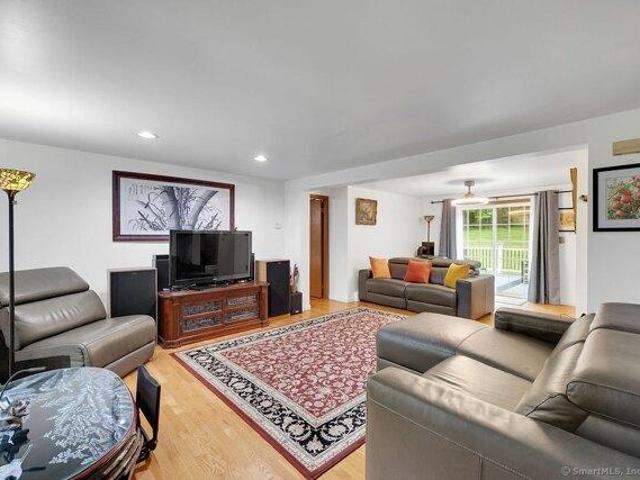 house with 4 bedroom, New Milford CT ES102827806