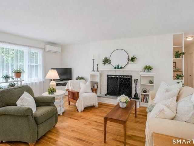 house with 4 bedroom, New Milford CT ES104514426