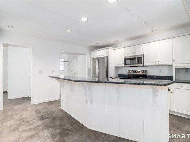 house with 4 bedroom, New Milford CT ES105159753