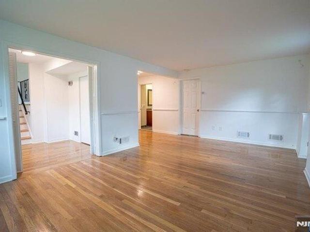 house with 4 bedroom, New Milford NJ DS102728807