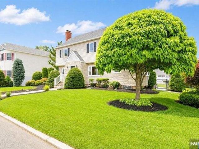 house with 4 bedroom, New Milford NJ ES104569153