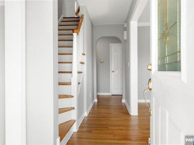 house with 4 bedroom, New Milford NJ ES104850333