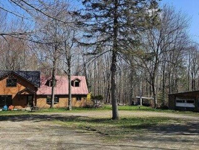 house with 4 bedroom, New Sharon ME DS102762140