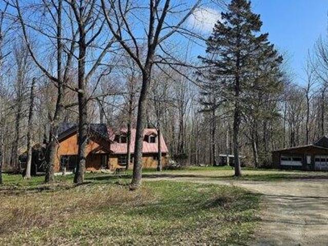 house with 4 bedroom, New Sharon ME ES104232859