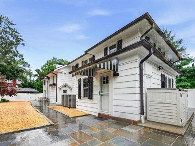 house with 4 bedroom, New Rochelle NY ES105190878