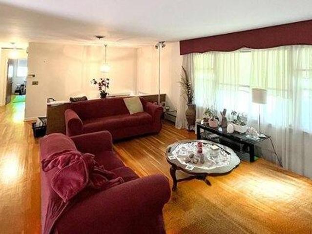 house with 4 bedroom, New Rochelle NY ES105275647