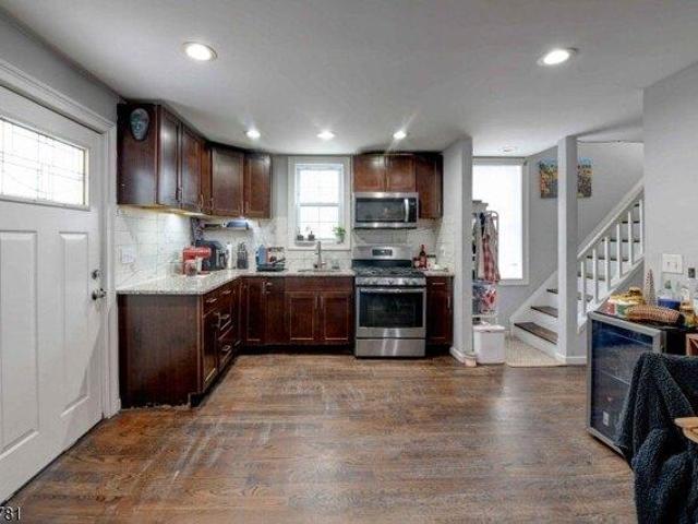 house with 4 bedroom, Newark NJ DLS102216668