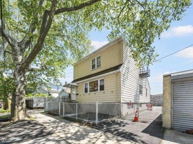 house with 4 bedroom, Newark NJ DLS102216918