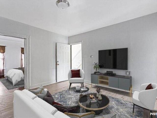 house with 4 bedroom, Newark NJ DLS102285175