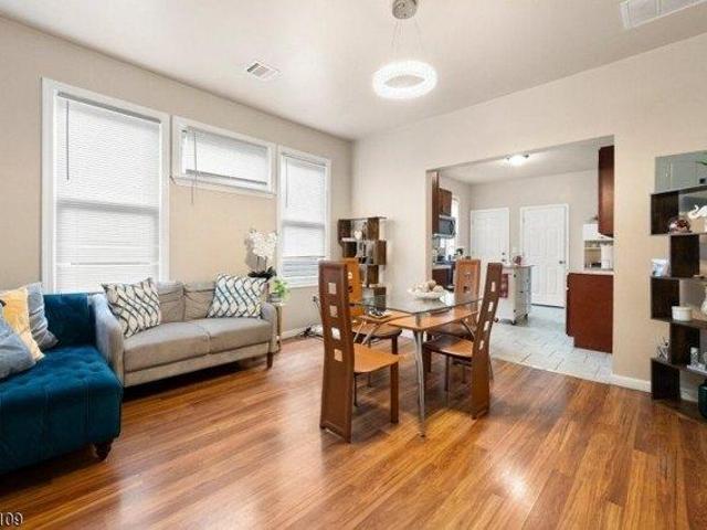 house with 4 bedroom, Newark NJ DLS102707674