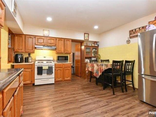 house with 4 bedroom, Newark NJ DS102476447