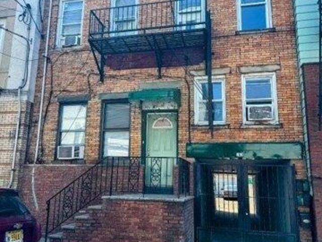 house with 4 bedroom, Newark NJ DS104330343