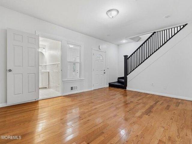 house with 4 bedroom, Newark NJ ES103622019