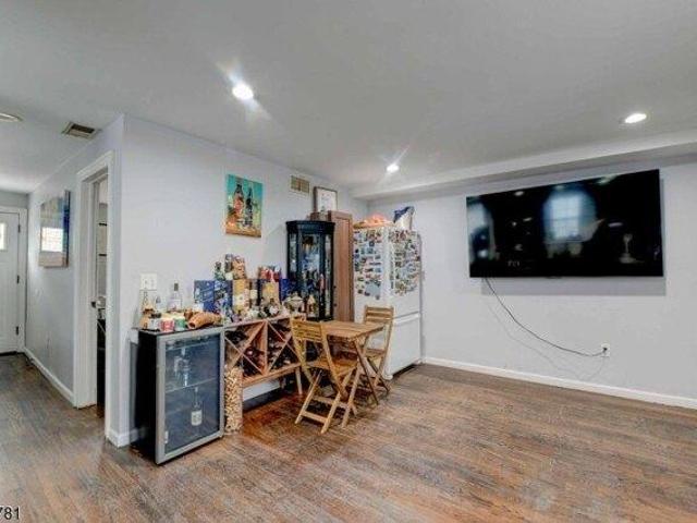house with 4 bedroom, Newark NJ ES103188432