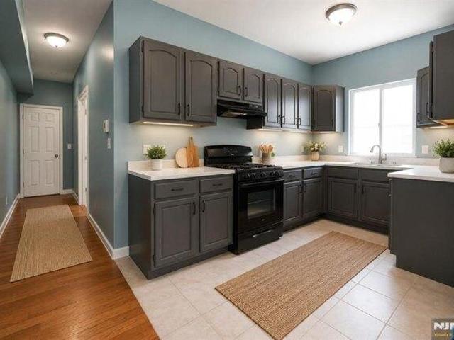 house with 4 bedroom, Newark NJ ES103189217