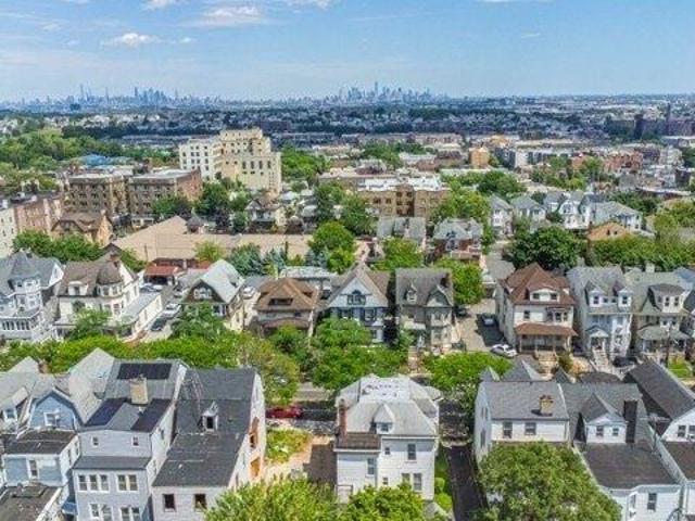 house with 4 bedroom, Newark NJ ES104834217