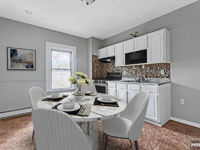 house with 4 bedroom, Newark NJ ES104233564