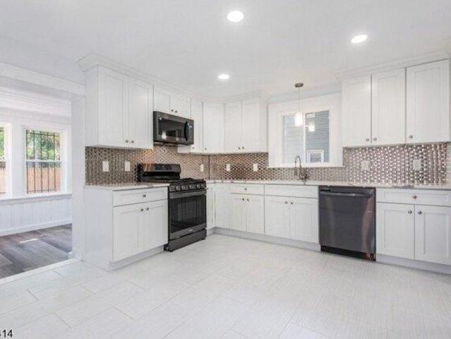 house with 4 bedroom, Newark NJ ES104236456