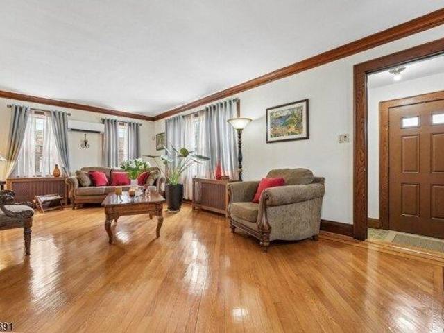 house with 4 bedroom, Newark NJ ES105123410