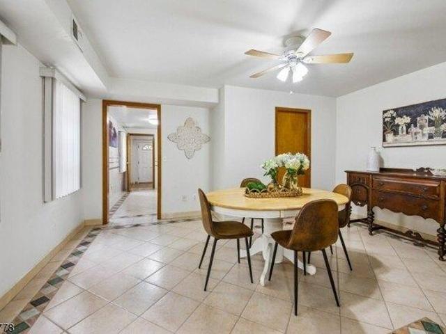 house with 4 bedroom, Newark NJ ES105173399