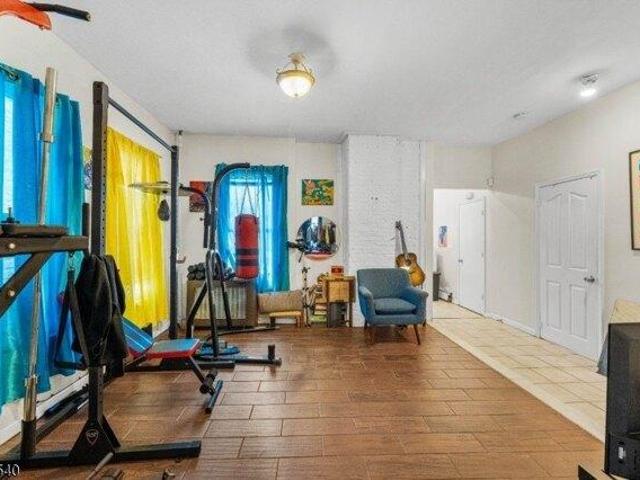 house with 4 bedroom, Newark NJ ES105192646