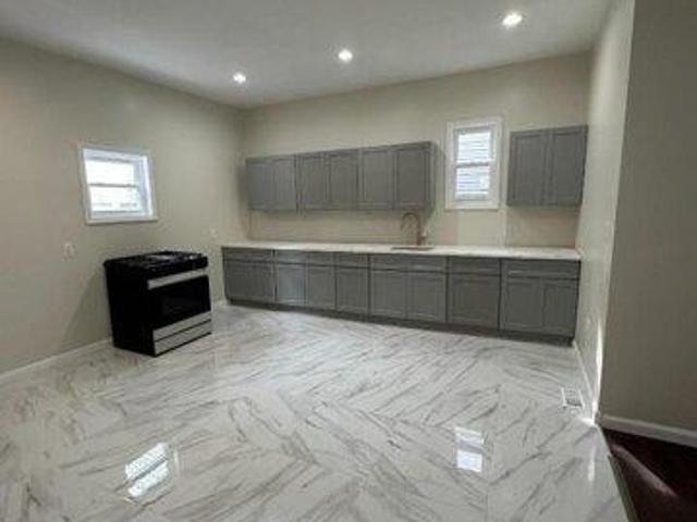 house with 4 bedroom, Newark NJ ES105207089