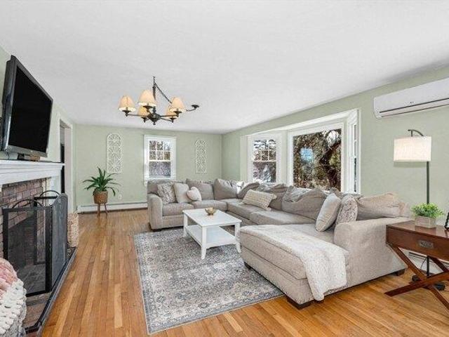 house with 4 bedroom, Newbury MA DS102409539