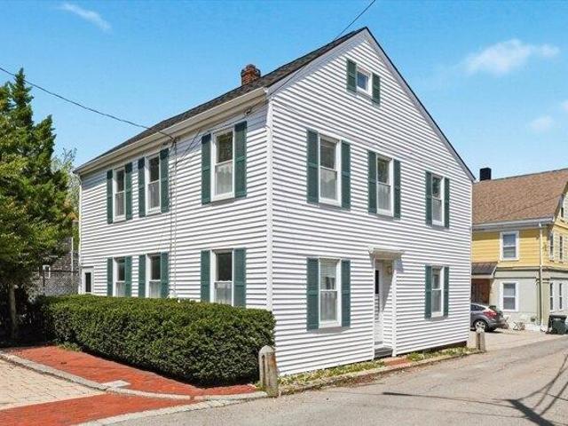 house with 4 bedroom, Newburyport MA ES102962112
