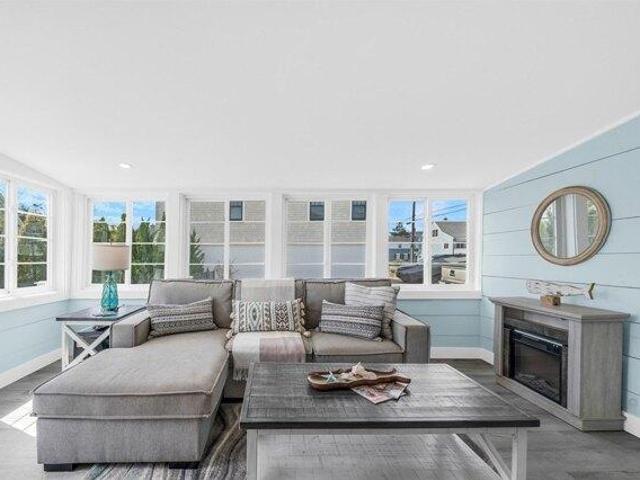 house with 4 bedroom, Newburyport MA ES103161613