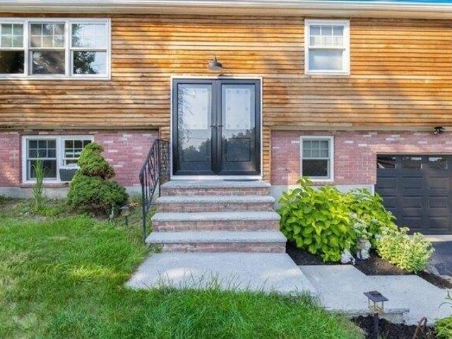 house with 4 bedroom, Newburyport MA ES105040412