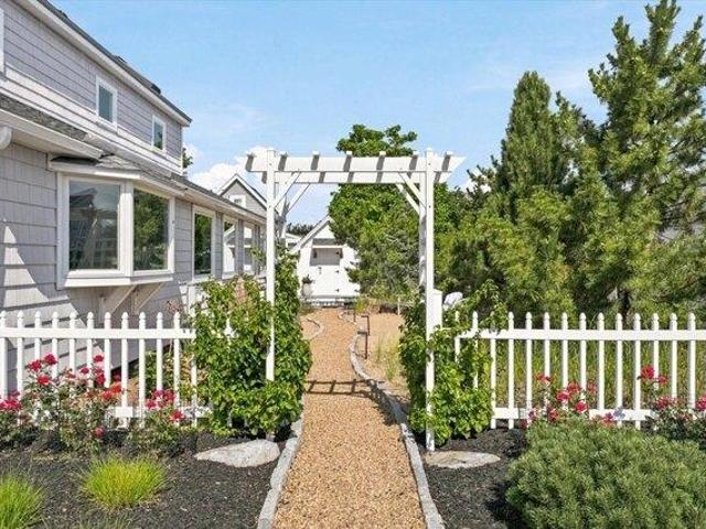 house with 4 bedroom, Newburyport MA ES105082098