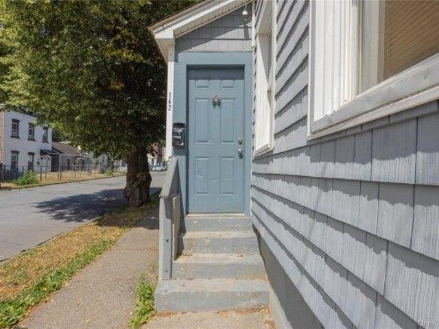 house with 4 bedroom, Newburgh NY ES103603418