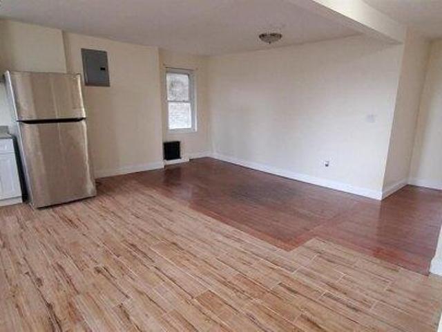 house with 4 bedroom, Newburgh NY ES103621184