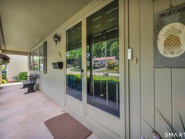 house with 4 bedroom, Newington CT ES104442045
