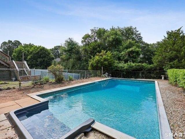 house with 4 bedroom, Newington CT ES104808394