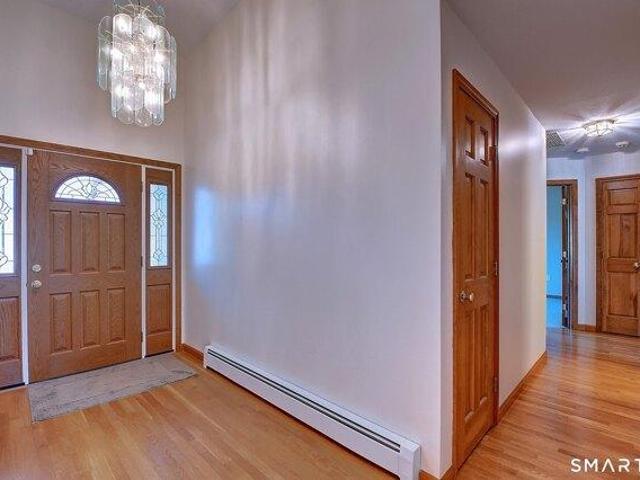 house with 4 bedroom, Newington CT ES104811129