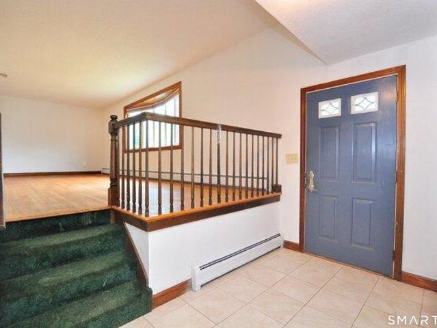 house with 4 bedroom, Newington CT ES104351365
