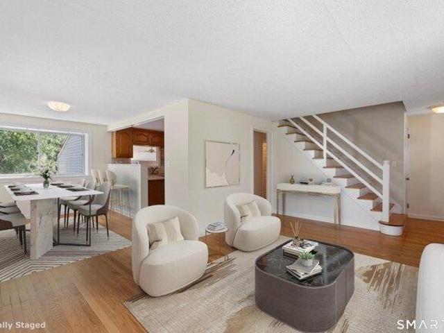 house with 4 bedroom, Newington CT ES105157838