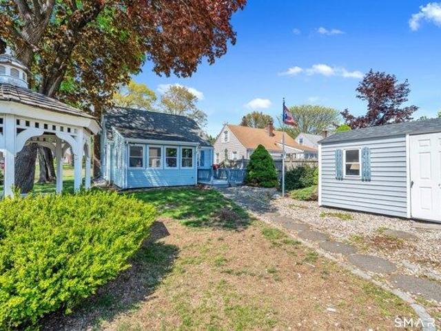 house with 4 bedroom, Newington CT ES105174480