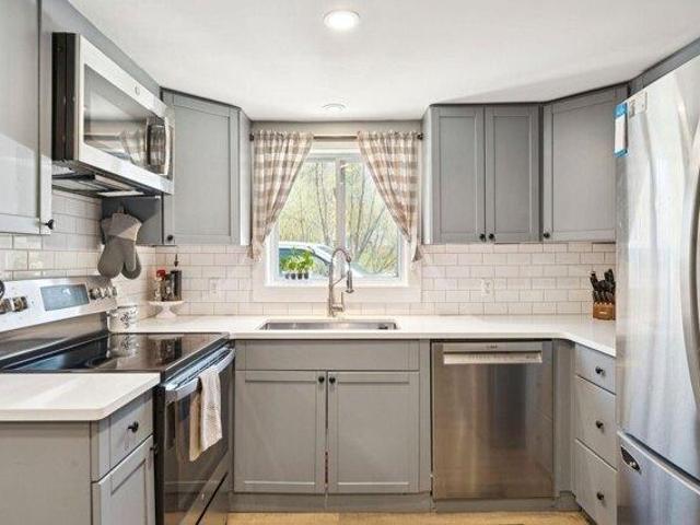 house with 4 bedroom, Newport NH DLS102583632