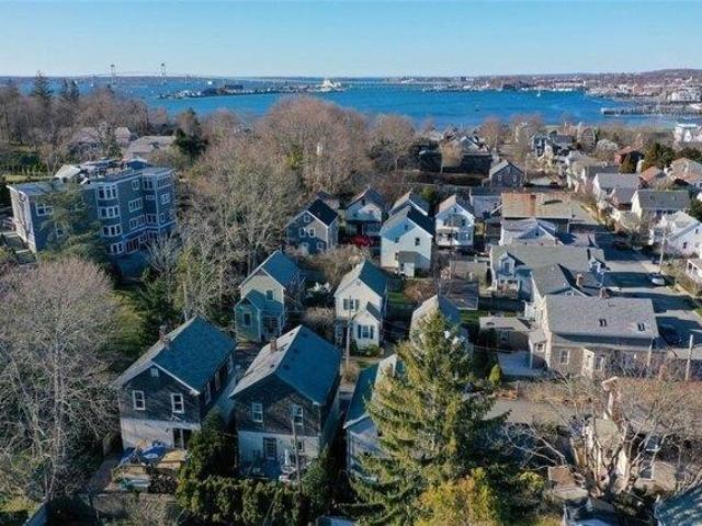 house with 4 bedroom, Newport RI DS102559889