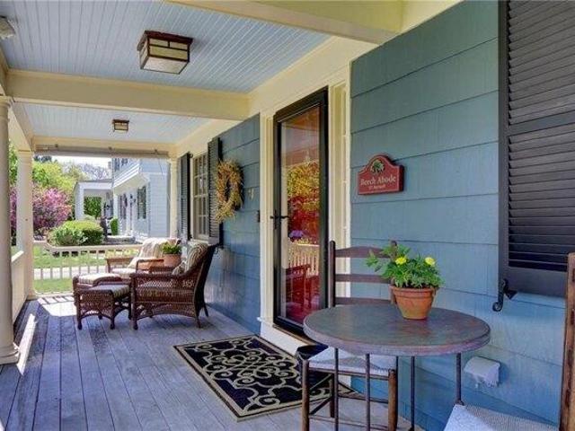 house with 4 bedroom, Newport RI ES105115159