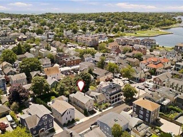 house with 4 bedroom, Newport RI ES105117495