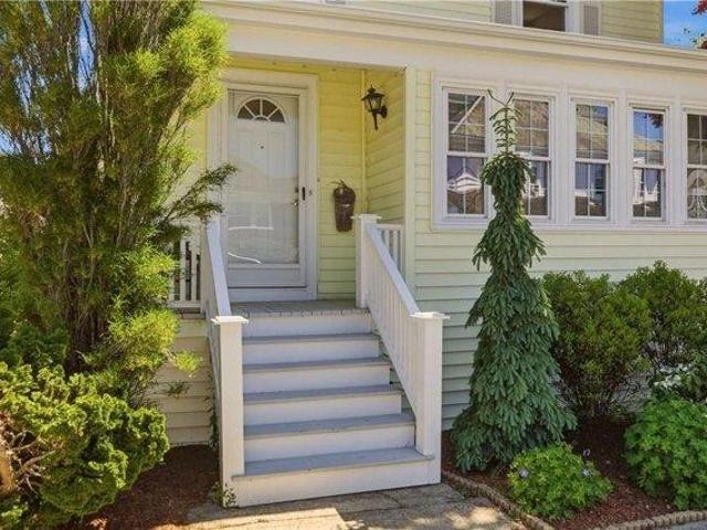 house with 4 bedroom, Newport RI ES103071160