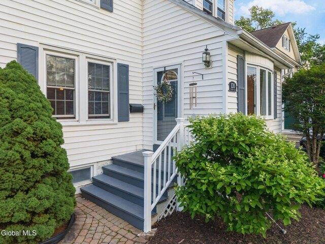house with 4 bedroom, Niskayuna NY ES103602042