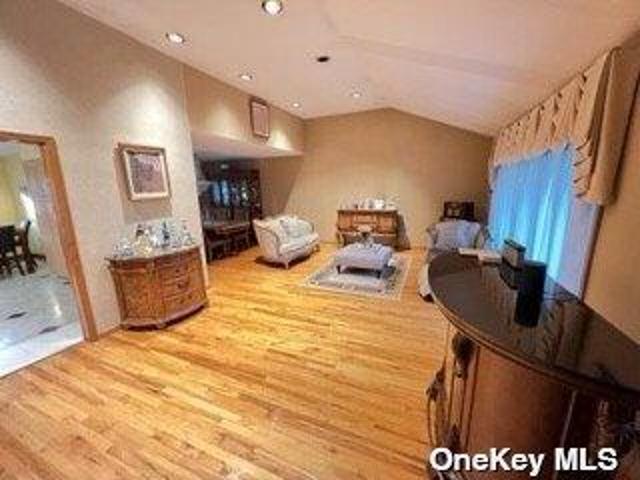 house with 4 bedroom, North Woodmere NY DLS72691940