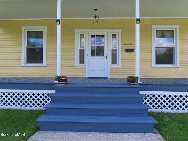 house with 4 bedroom, North Adams MA DLS102372394