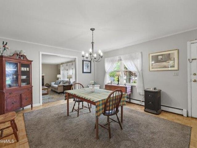 house with 4 bedroom, North Adams MA ES102860364