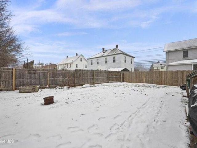 house with 4 bedroom, North Adams MA ES104116850